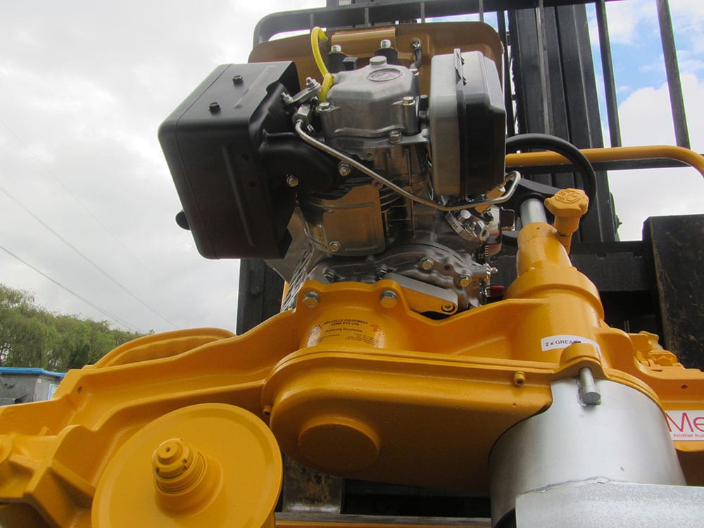 Grinder with Robin engine | Melvelle Equipment