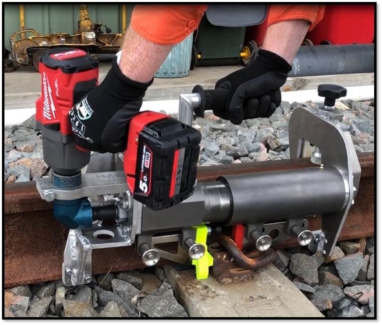 FP-190-HH - Battery Operated Hand Held E-Clipper